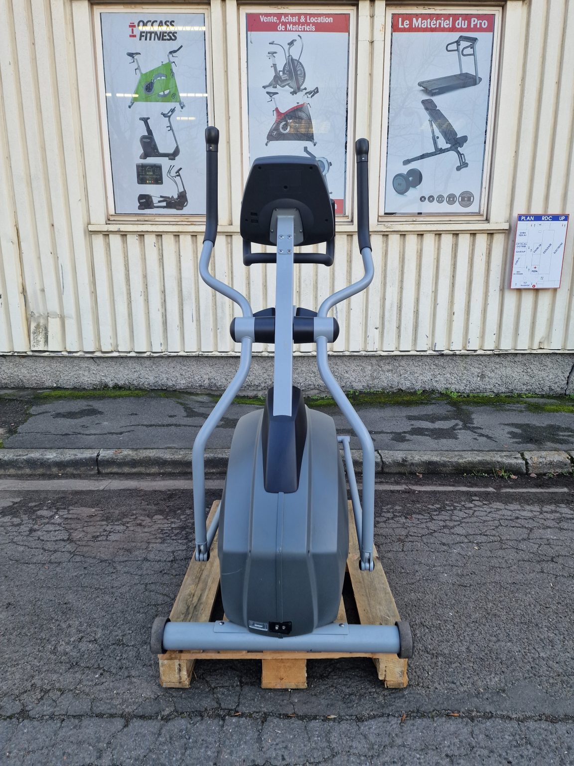 VÉLO ELLIPTIQUE MATRIX E1X - Occass Fitness
